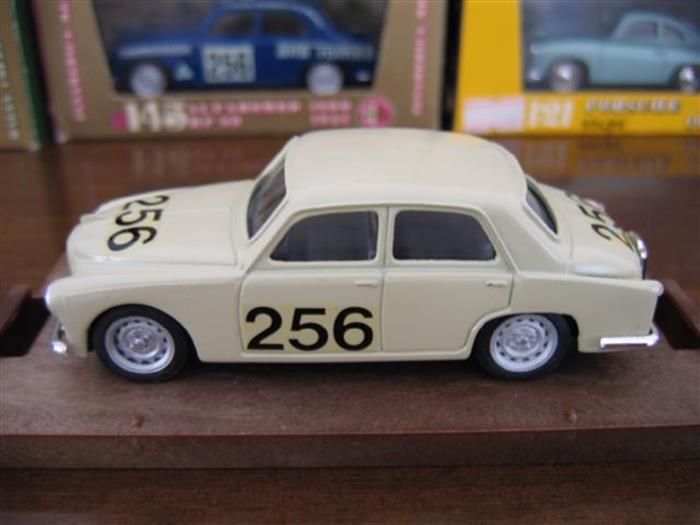 BRUMM SERIE ORO REVIVAL R90 ALFA ROMEO 1900 1:43