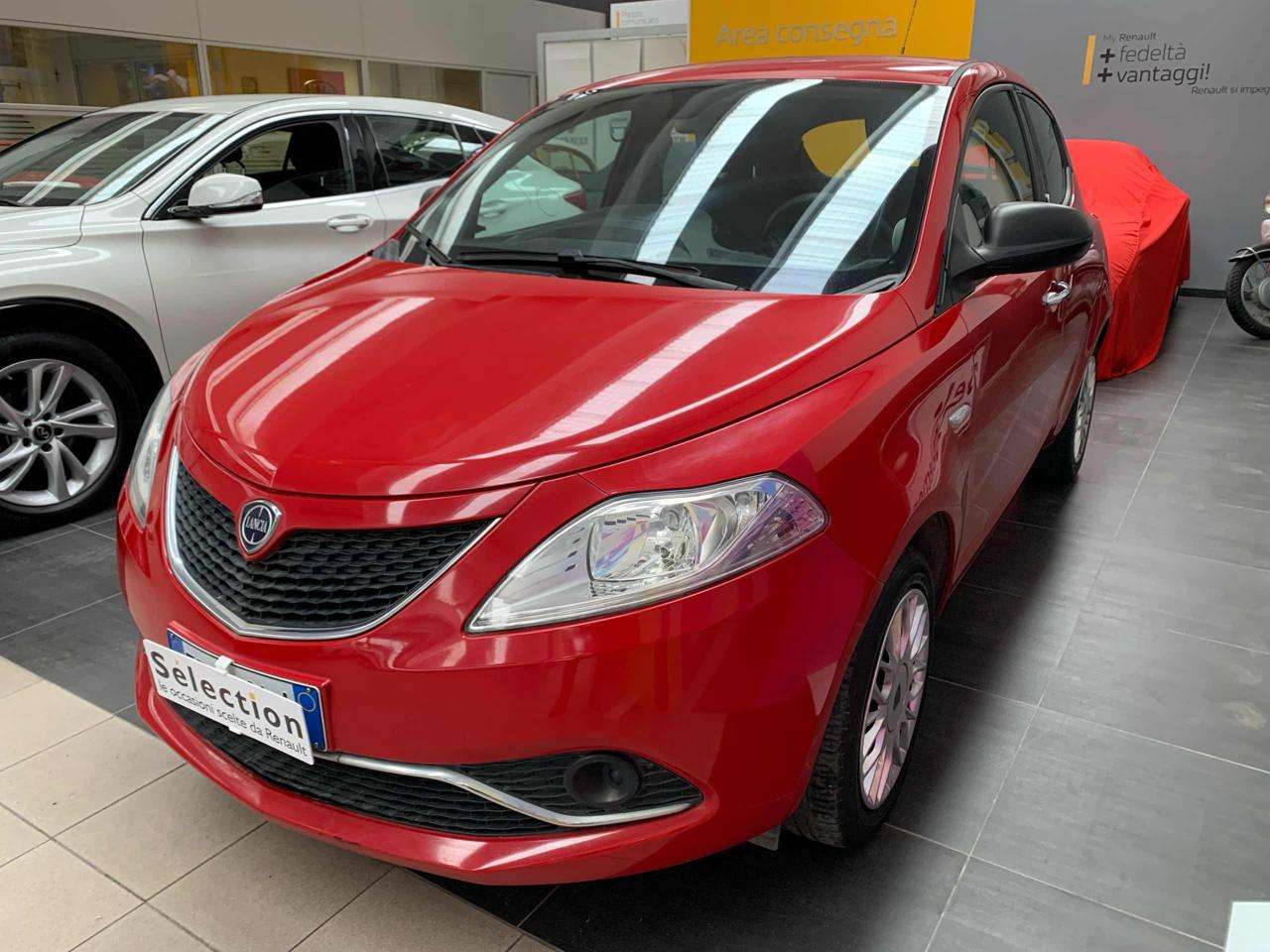 Lancia Ypsilon1.2 5 porte Silver