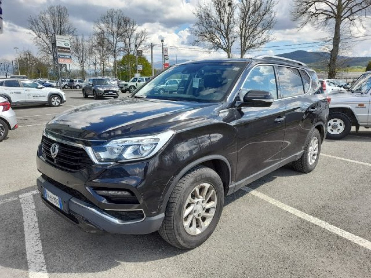 SSANGYONG Rexton (2017--->) Rexton 2.2 4WD Road