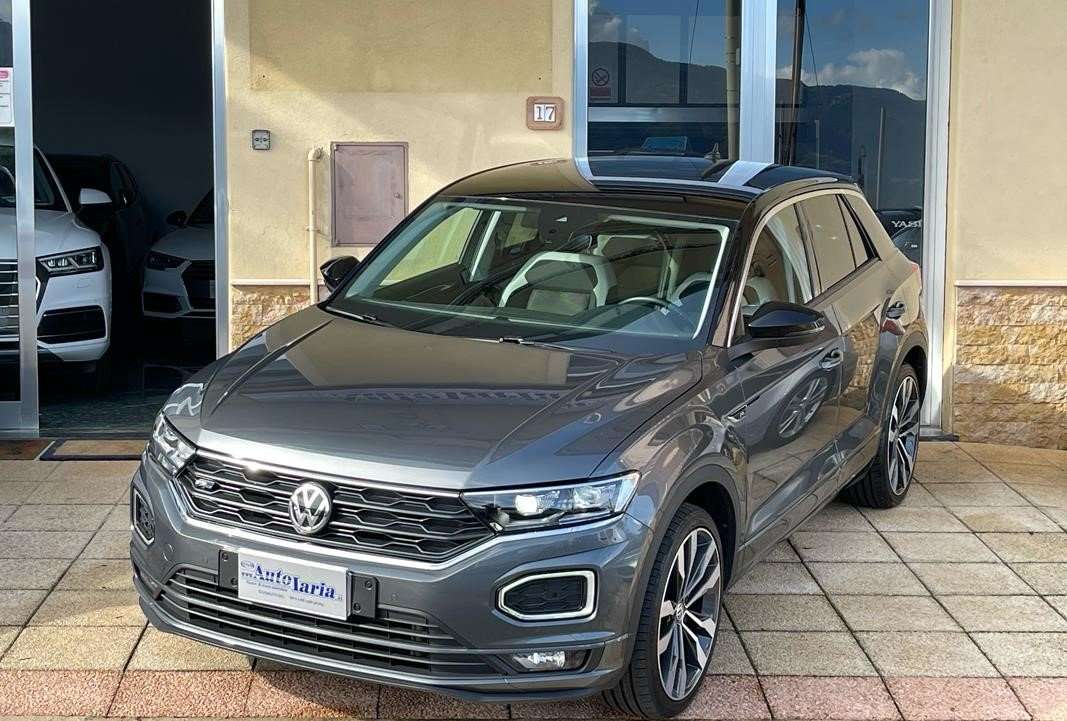 Volkswagen T-Roc1.6 tdi R-Line Advanced BlueM Fari Led-Cerchi 19"