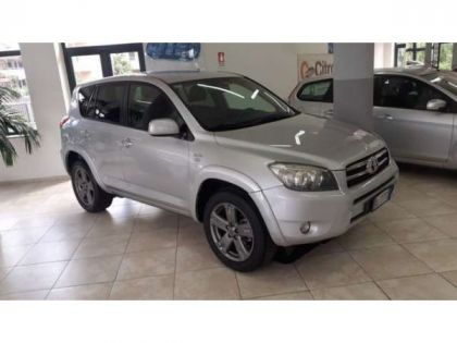 TOYOTA RAV4 2.2 D-4D 177 CV Luxury