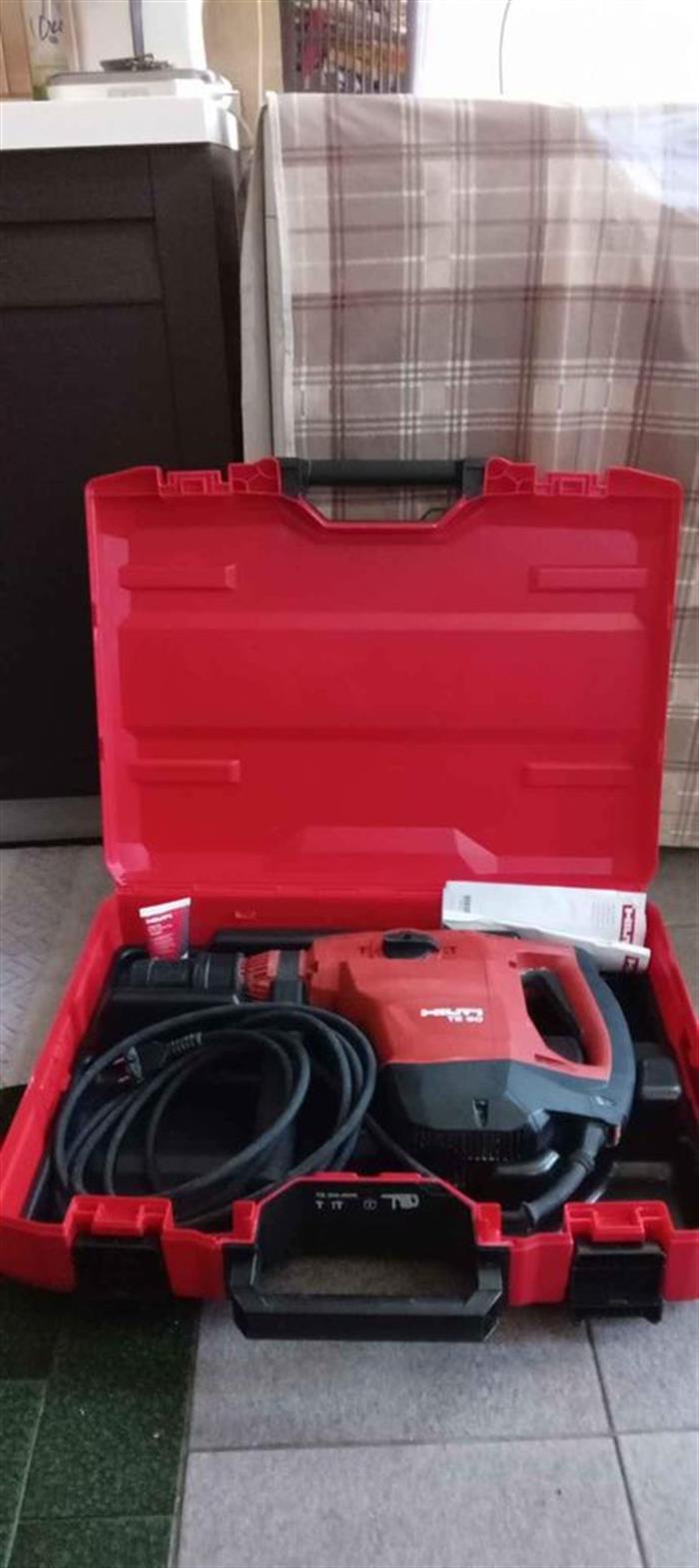 MARTELLETTO/PERFORATORE HILTI TE60