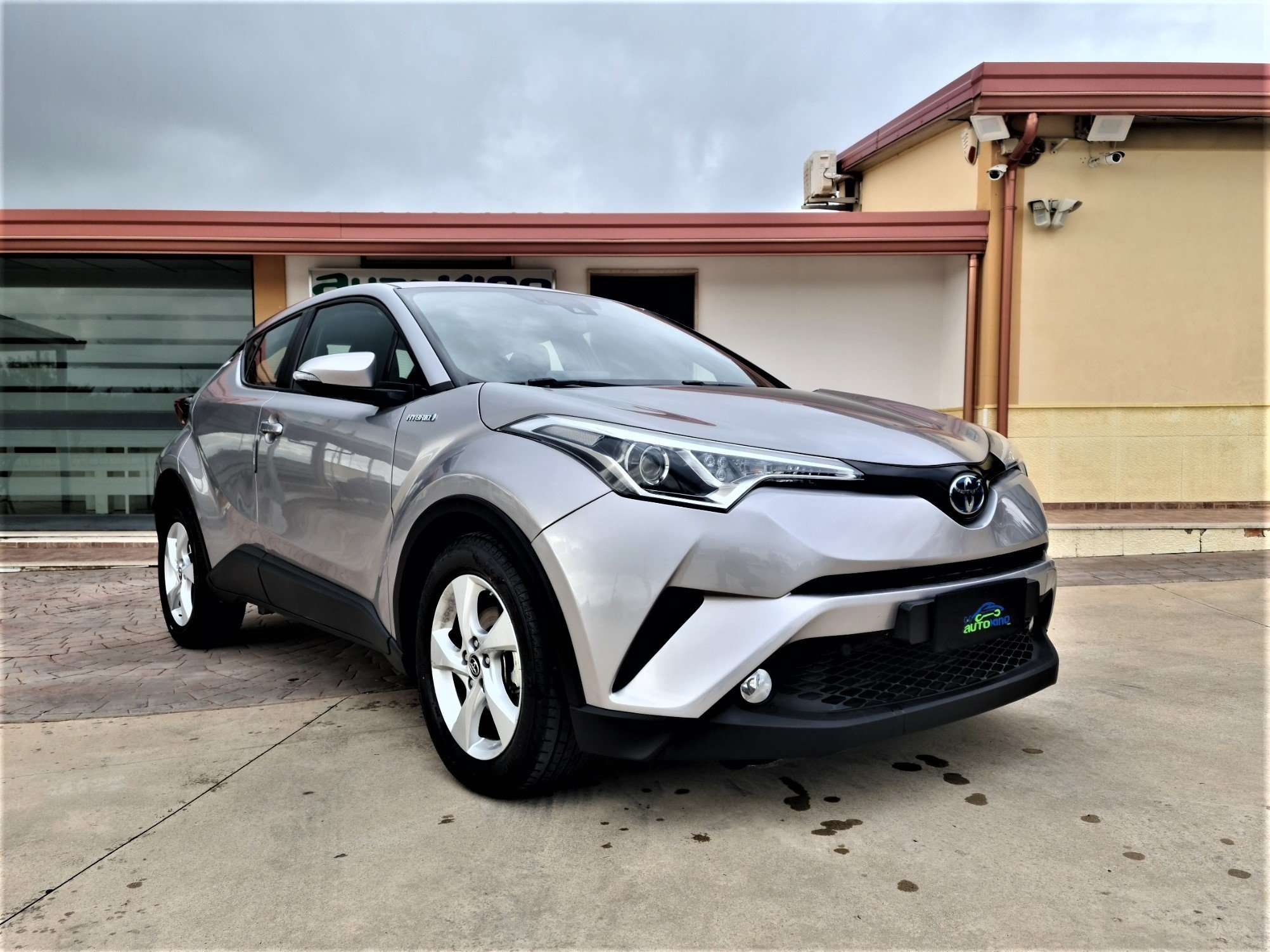 Toyota C-HR1.8 Hybrid E-CVT Business