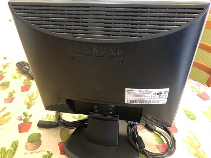 MONITOR SAMSUNG SYNCMASTER 710V