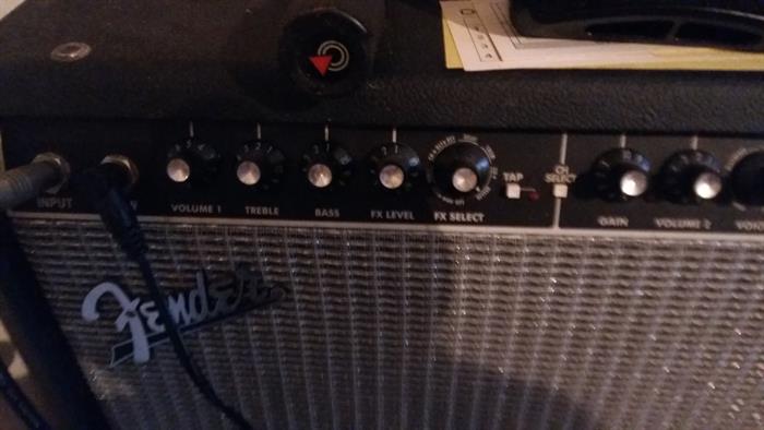 AMPLIFICATORE FENDER CHAMPIONS 100