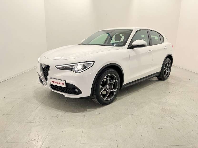 Alfa Romeo StelvioStelvio 2.2 t SUPER rwd 180cv auto