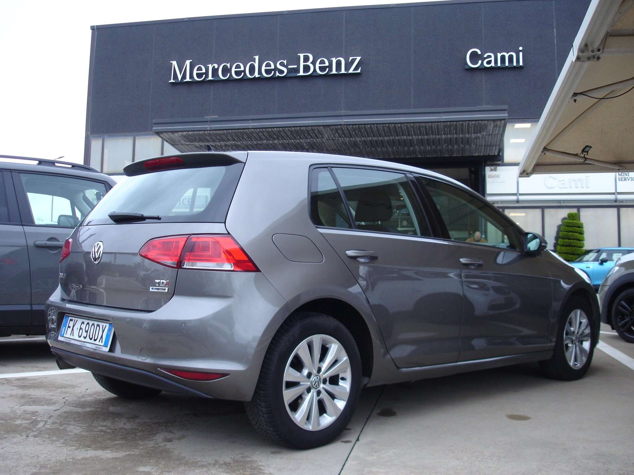 Volkswagen GolfGolf 5p 1.6 tdi Highline 110cv dsg