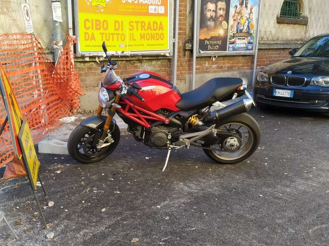 Ducati Monster 1100S